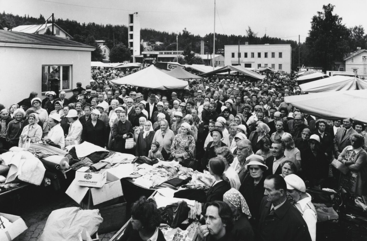 Tori kohtauspaikkana - Lohja